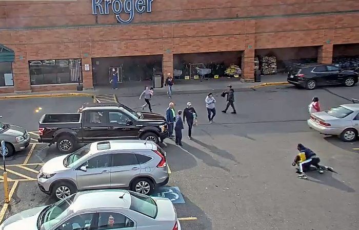 Thug Snatches 87-Year-Old Woman’s Purse, Hero Comes Out Of Nowhere